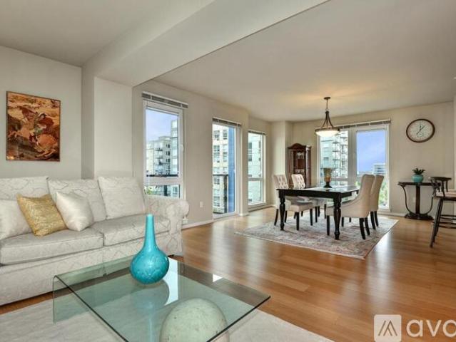 2 BR, 2 BA Apartment 81 Clay Street, Unit 621, Seattle, WA 98121