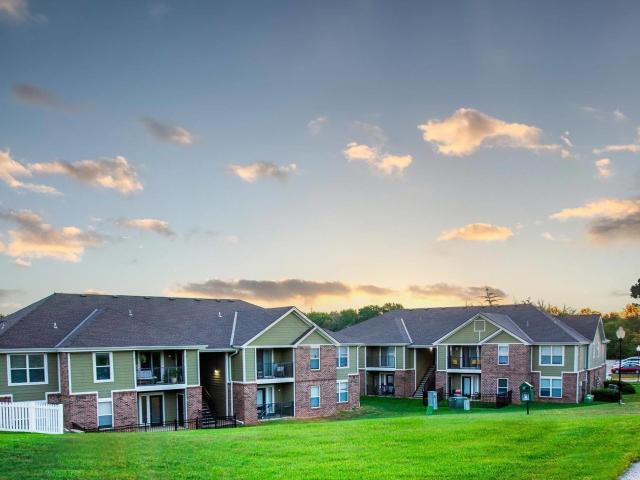 2 BR, 2 BA Apartment 8201 Renner Blvd Unit 812106, Lenexa, KS 66219