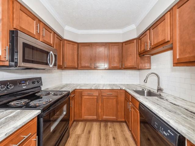 2 BR, 2 BA Apartment 8204 Wooster Pike Unit 8212 B, Cincinnati, OH 45227