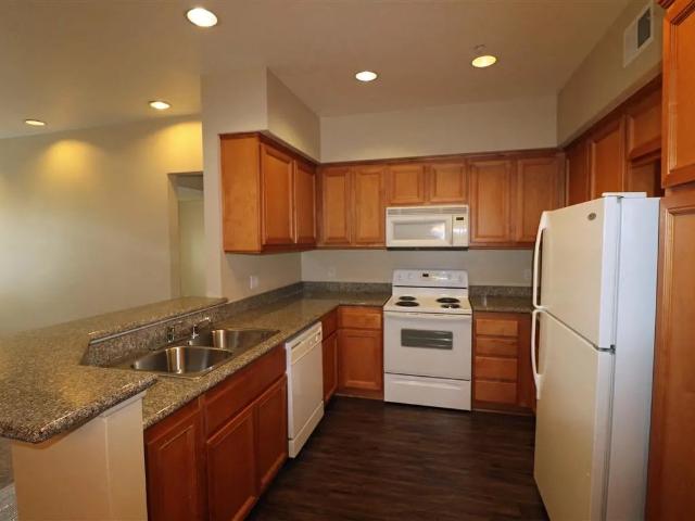 2 BR, 2 BA Apartment 8250 Vineyard Avenue Unit 114, Rancho Cucamonga, CA 91730