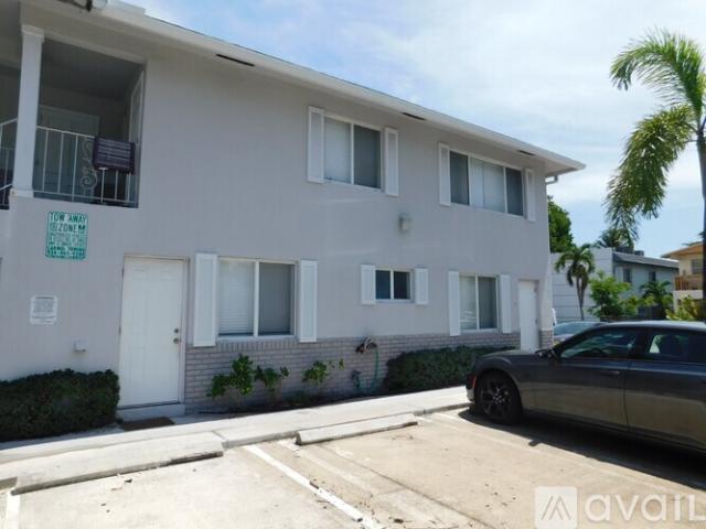 2 BR, 2 BA Apartment 825 NE 6th St, Unit 3, Fort Lauderdale, FL 33304