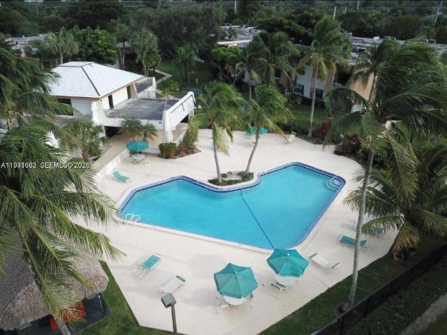 2 BR, 2 BA Apartment 8261 Southwest 128th Street, Pinecrest, FL 33156