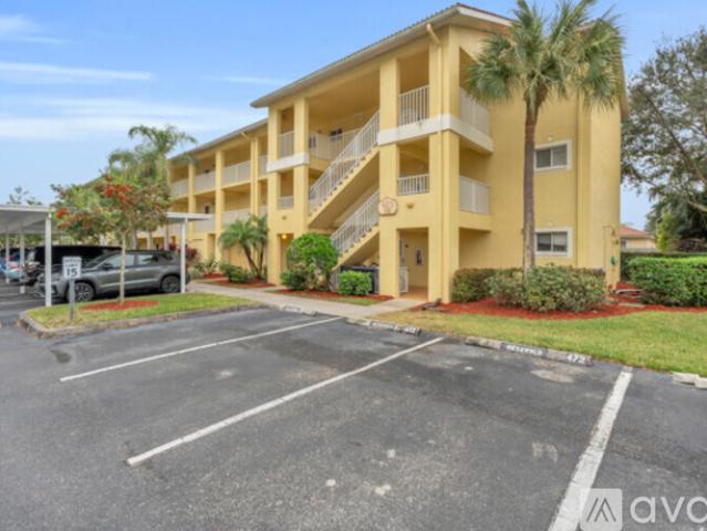 2 BR, 2 BA Apartment 8271 Key Royal Circle 932, Unit 932, Naples, FL 34119