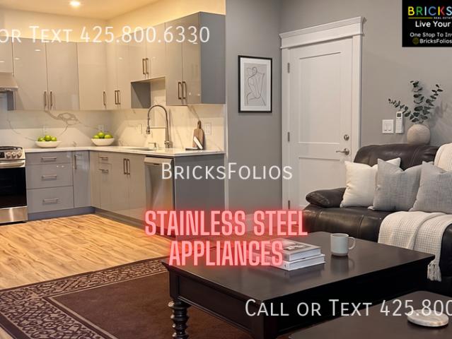 2 BR, 2 BA Apartment 8327 NE Juanita Dr., Kirkland, WA 98034