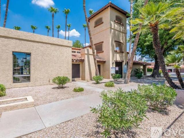 2 BR, 2 BA Apartment 8330 N 21st Dr, Unit #207, Phoenix, AZ 85021