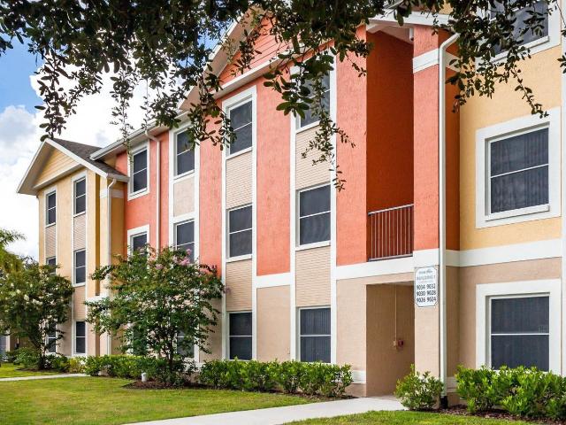 2 BR, 2 BA Apartment 8332 Alnwick Circle Unit 8252, Port Richey, FL 34668