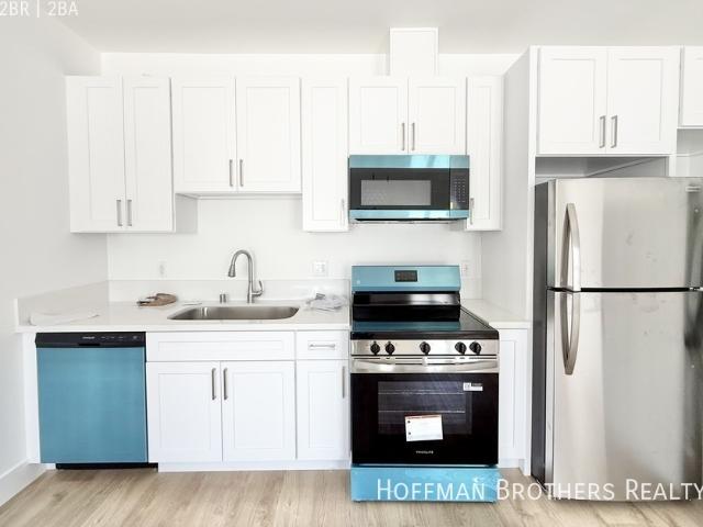 2 BR, 2 BA Apartment 834 Orange Grove Ave, Los Angeles, CA 90036