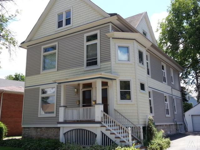 2 BR, 2 BA Apartment 83 E Quincy Street, Unit 1, Riverside, IL 60546