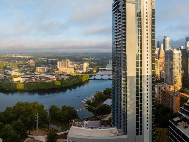 2 BR, 2 BA Apartment 83 Rainey St, Austin, TX 78701