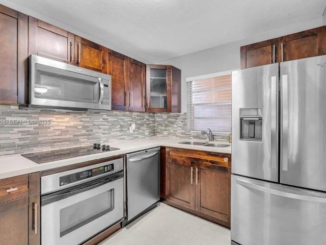 2 BR, 2 BA Apartment 9431 Live Oak Place, Davie, FL 33324