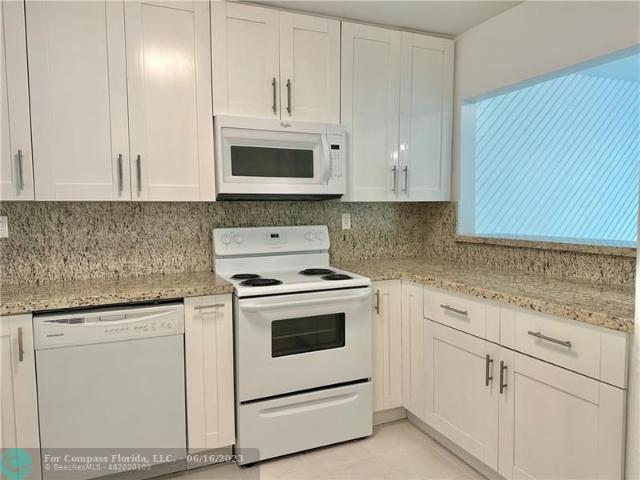 2 BR, 2 BA Apartment 9491 Evergreen Pl, Davie, FL 33324