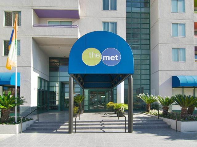 2 BR, 2 BA Apartment 950 S Flower Street Unit 00 0513, Los Angeles, CA 90015