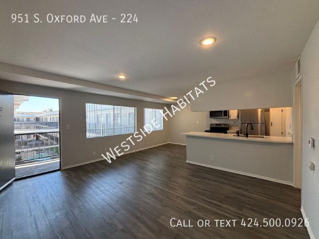 2 BR, 2 BA Apartment 951 S. Oxford Ave, Los Angeles, CA 90006