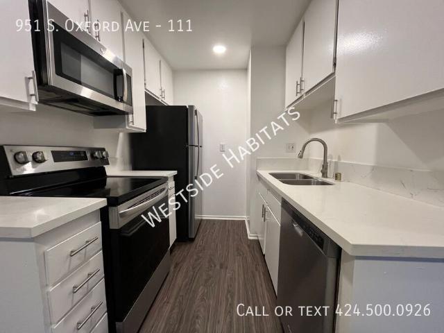 2 BR, 2 BA Apartment 951 S. Oxford Ave, Los Angeles, CA 90006