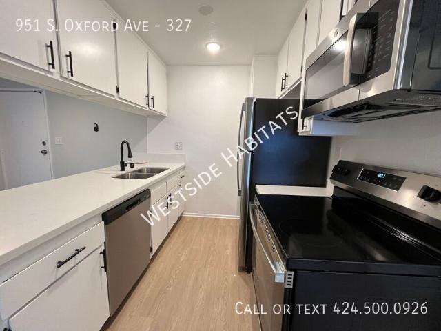 2 BR, 2 BA Apartment 951 S. Oxford Ave, Los Angeles, CA 90006