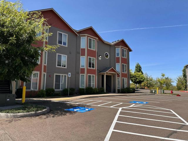 2 BR, 2 BA Apartment 9520 Southwest Greenburg Road Unit 8, Portland, OR 97223