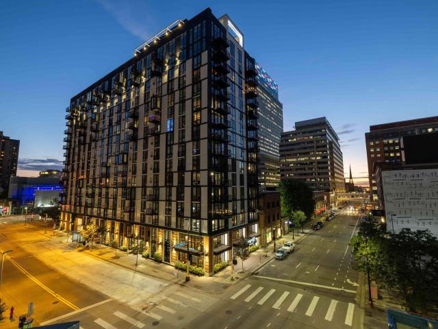 2 BR, 2 BA Apartment 95 S 10th Street Unit 0301, Minneapolis, MN 55403