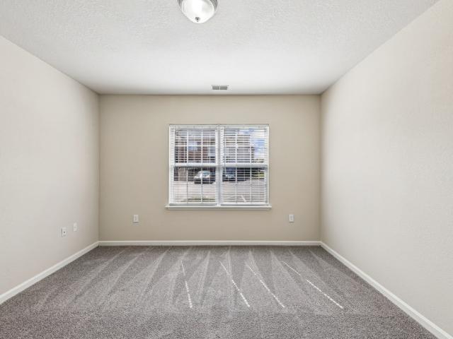 2 BR, 2 BA Apartment 9606 Clubview Drive Unit 9403102M, Louisville, KY 40291