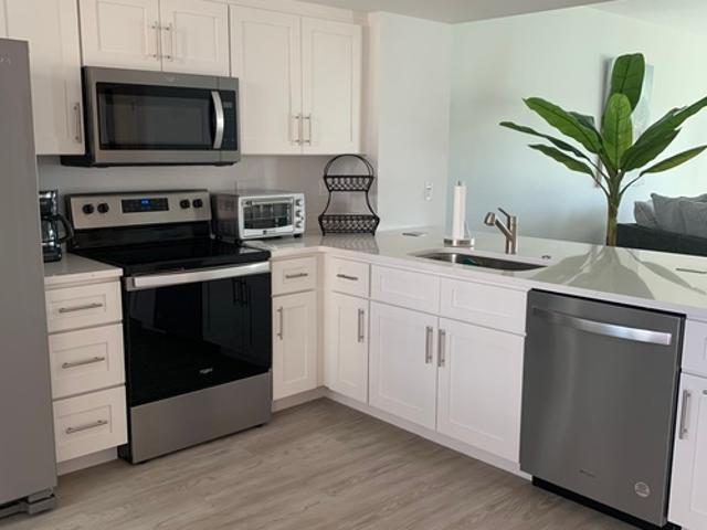 2 BR, 2 BA Apartment 960 Starkey Rd, Unit Building 10, Largo, FL 33771