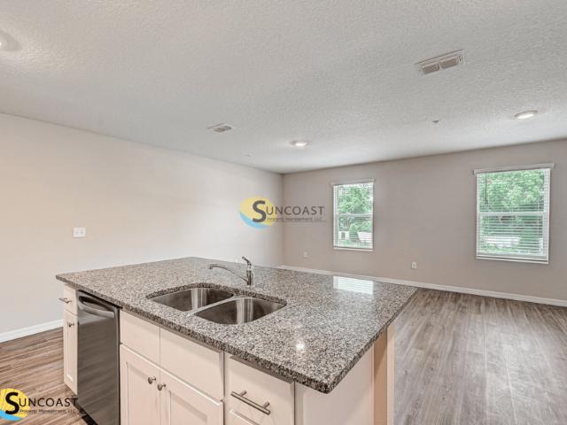 2 BR, 2 BA Apartment 9612 Hood Rd, Jacksonville, FL 32257