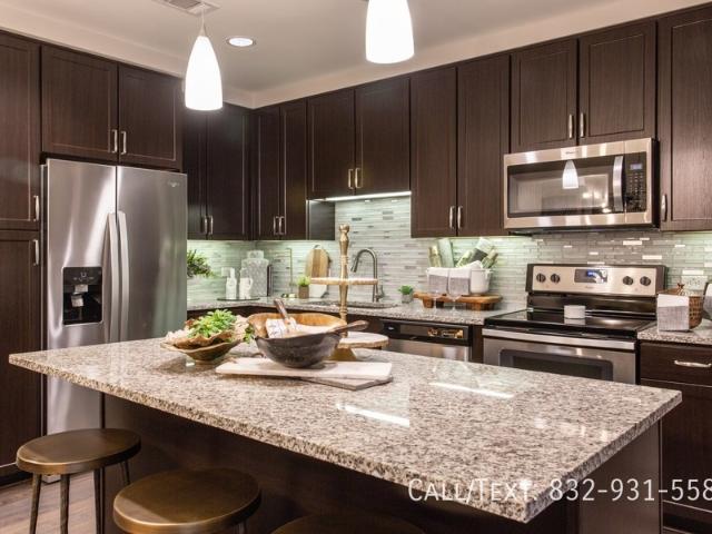 2 BR, 2 BA Apartment 966 Bunker Hill Rd, Houston, TX 77024