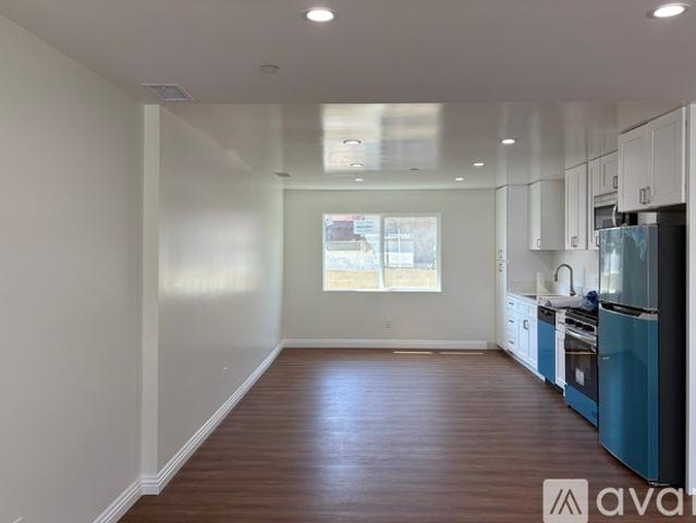 2 BR, 2 BA Apartment 9737 Lev Avenue, Los Angeles, CA 91331