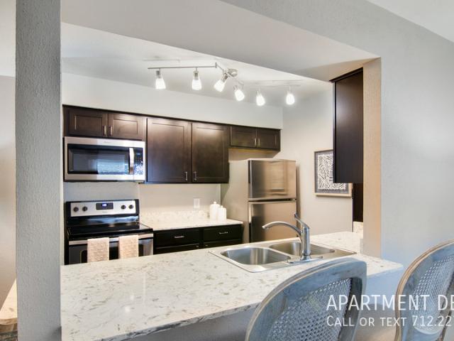 2 BR, 2 BA Apartment 976 Bunker Hill RdÂ, Houston, TX 77024