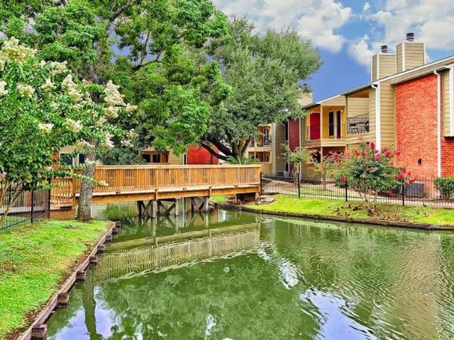 2 BR, 2 BA Apartment 9800 Hollock Street Unit 7 0710, Houston, TX 77075