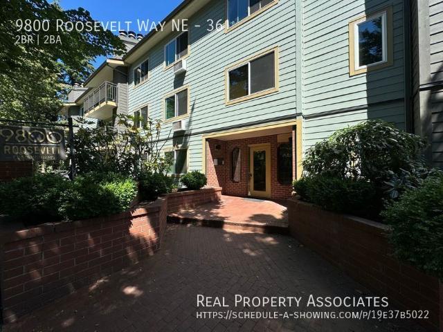 2 BR, 2 BA Apartment 9800 Roosevelt Way NE, Seattle, WA 98115