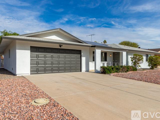 2 BR, 2 BA Apartment 9830 W Evergreen Dr, Sun City, AZ 85373