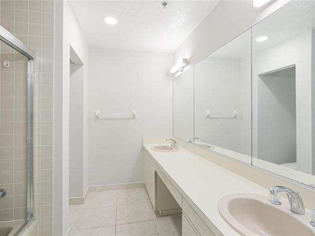 2 BR, 2 BA Apartment 988 Boulevard Of The Arts, Sarasota, FL 34236
