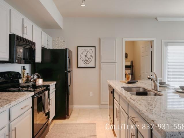 2 BR, 2 BA Apartment 9899 Bent Oak Dr, Houston, TX 77040