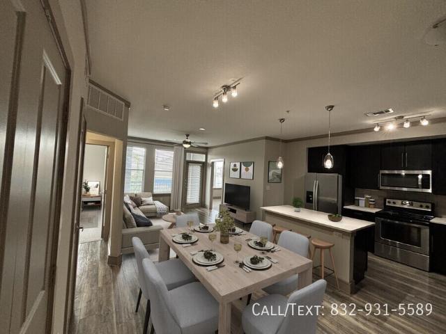 2 BR, 2 BA Apartment 998 Crosby St, Houston, TX 77019