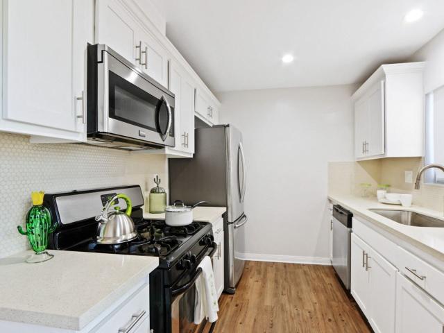 2 BR, 2 BA Apartment 9999 Imperial Hwy Unit 220, Downey, CA 90242