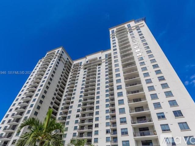 2 BR, 2 BA Apartment 999 Brickell Plaza, Unit 2307, Miami, FL 33131