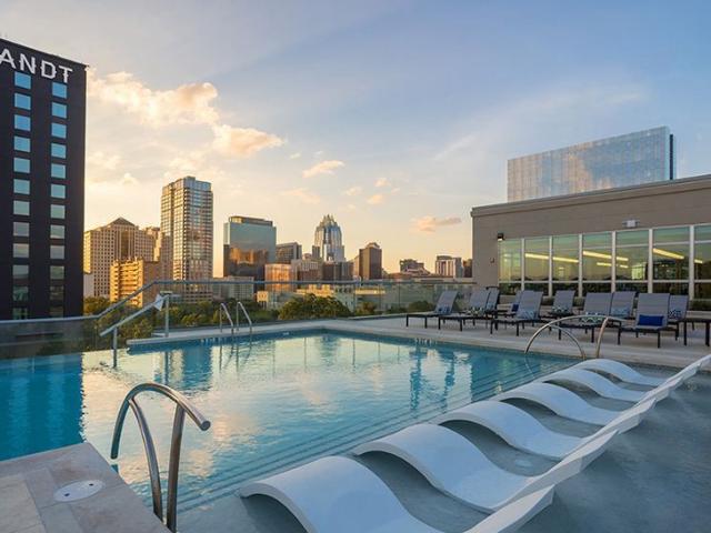 2 BR, 2 BA Apartment 99 Rainey St, Austin, TX 78701