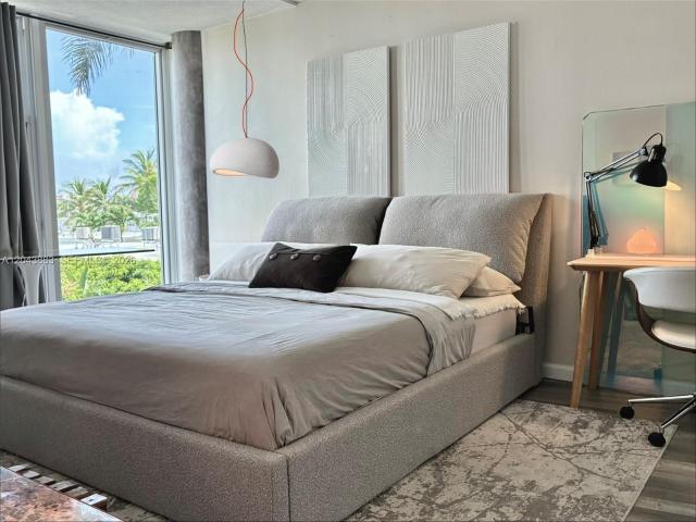 2 BR, 2 BA Apartment 900 Bay Dr # 207, Miami Beach FL 33141, Miami Beach, FL 33141
