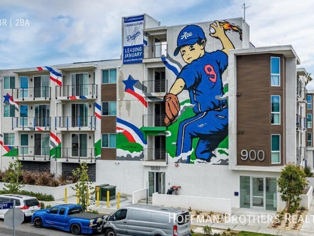 2 BR, 2 BA Apartment 900 N Ardmore Ave, Los Angeles, CA 90029