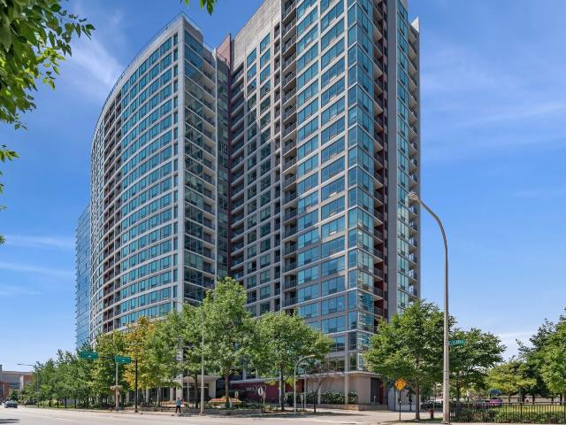 2 BR, 2 BA Apartment 900 South Clark Street Unit 701, Chicago, IL 60605