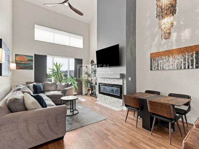 2 BR, 2 BA Apartment 9019 E Panorama Cir, Centennial, CO 80112