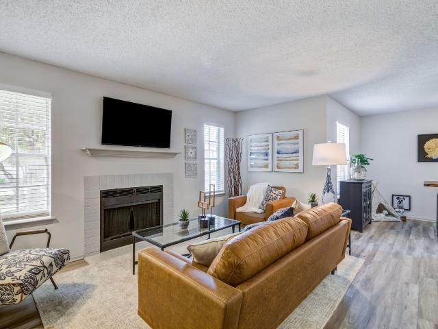 2 BR, 2 BA Apartment 901 East Greenway Glen Dr Unit 0904, Arlington, TX 76012
