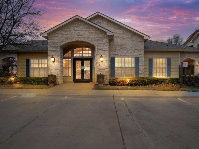 2 BR, 2 BA Apartment 902 Milwaukee Ave Unit 8 808, Lubbock, TX 79416