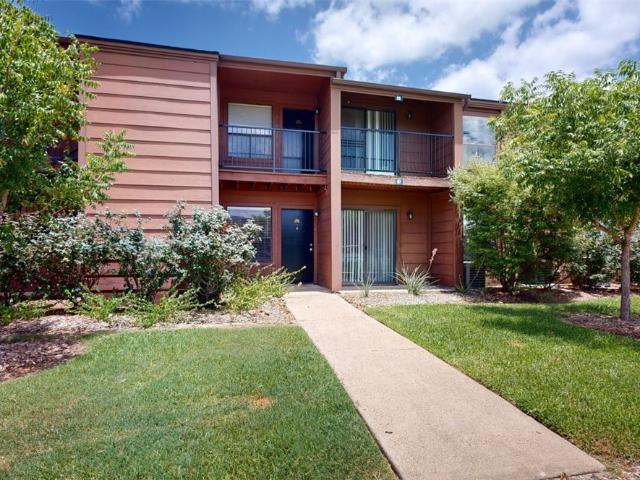 2 BR, 2 BA Apartment 904 University Oaks Boulevard, College Station, TX 77840
