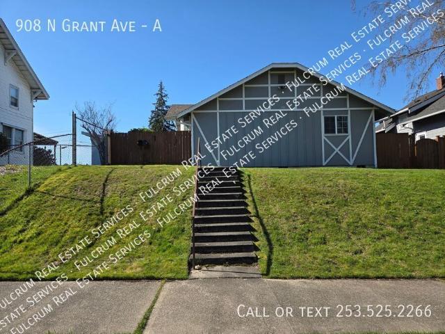 2 BR, 2 BA Apartment 908 N Grant Ave, Tacoma, WA 98403