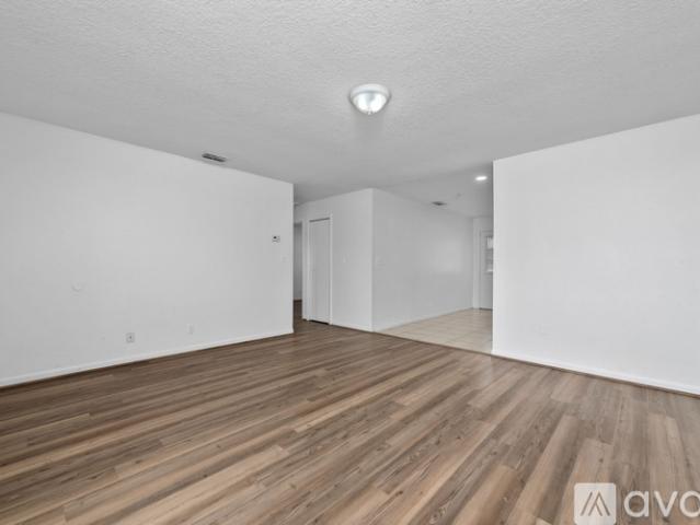 2 BR, 2 BA Apartment 909 W Orange St, Unit 909, Kissimmee, FL 34741