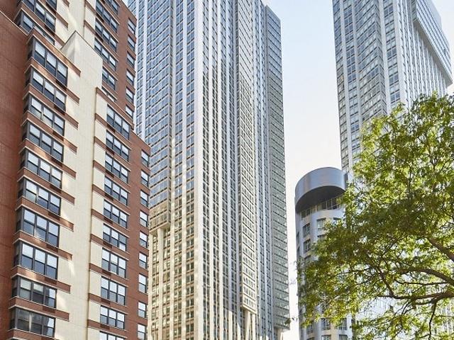 2 BR, 2 BA Apartment 90 Christopher Columbus Drive Unit 1410, Jersey City, NJ 07302