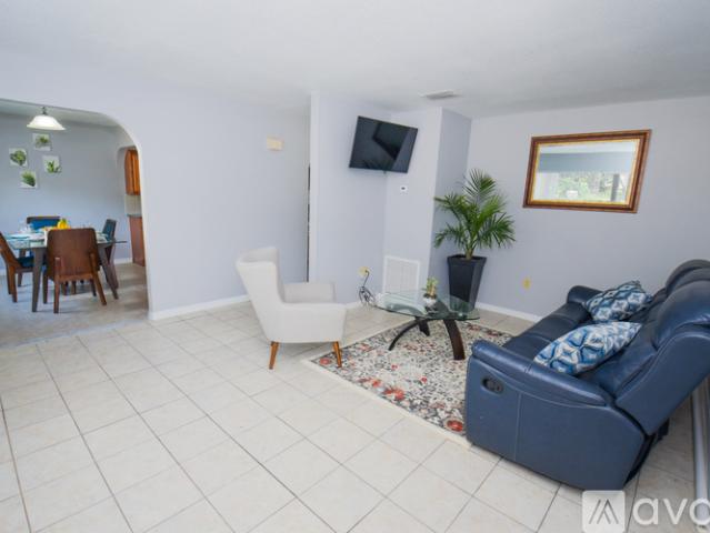 2 BR, 2 BA Apartment 913 Sumter St, Unit 102, Leesburg, FL 34748