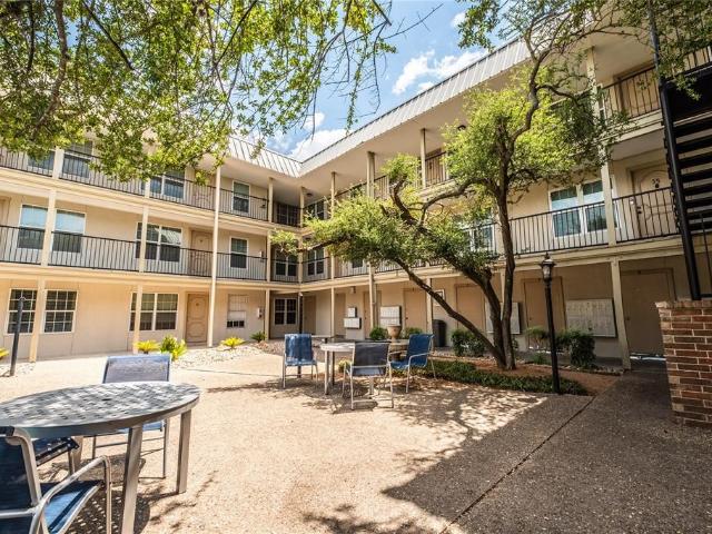 2 BR, 2 BA Apartment 910 Duncan Lane, Austin, TX 78705