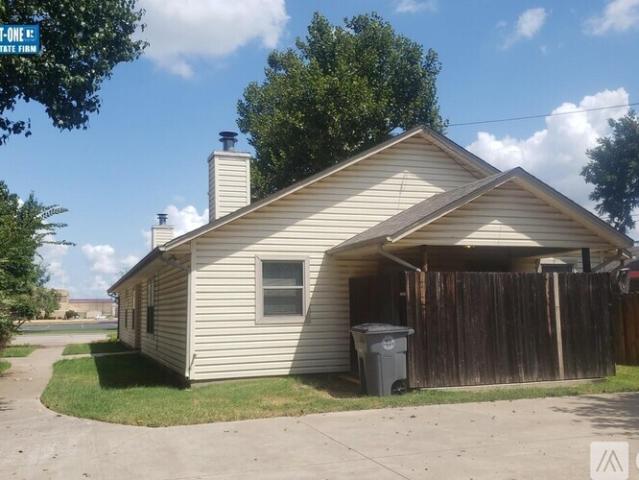2 BR, 2 BA Apartment 910 NW Ferris Ave, Unit B, Lawton, OK 73507