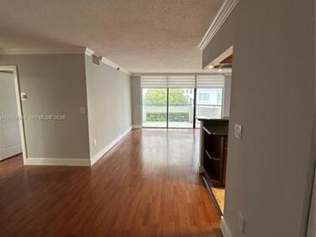 2 BR, 2 BA Apartment 911 E Ponce De Leon Blvd, Unit 504, Coral Gables, FL 33134